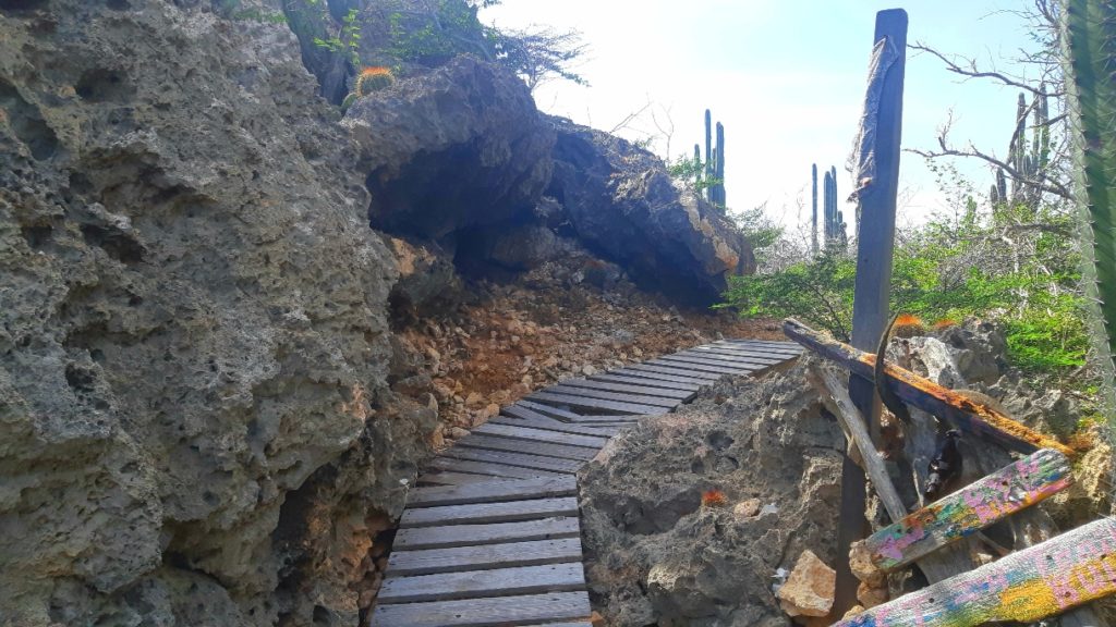 Hiking in Curaçao - Mel On The Go