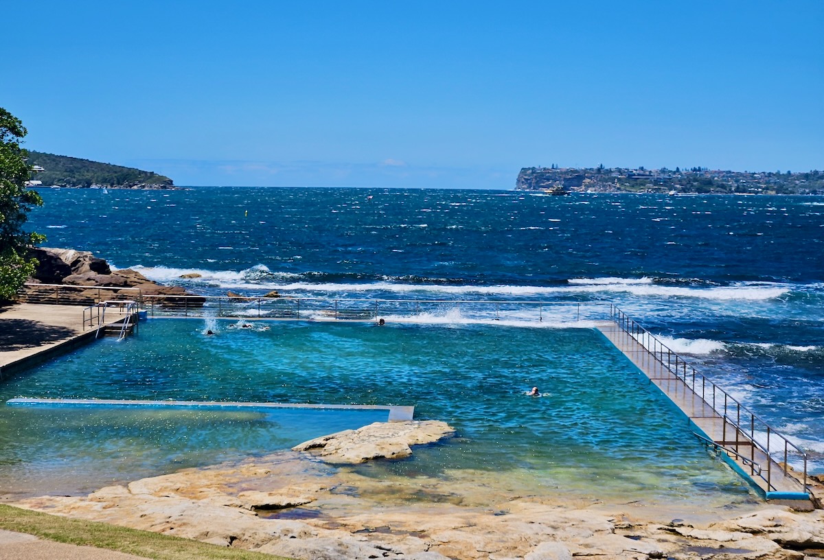 FairlightBeachRockPool - Mel On The Go